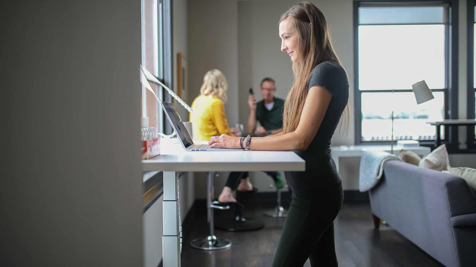 How Often Should You Get Up From Your Desk and Move Around? – Work a ...